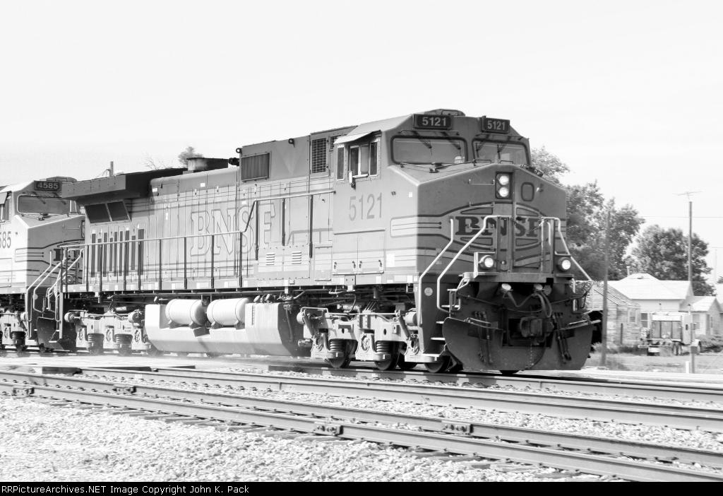 BNSF 5121